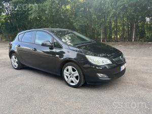 Green Opel Astra 2011 in Ogre, with an engine capacity of 1.60 L and mileage of 180 thousand km for 4400 €, photo 6 on AUTOMOTO.COM.LV
