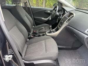 Green Opel Astra 2011 in Ogre, with an engine capacity of 1.60 L and mileage of 180 thousand km for 4400 €, photo 13 on AUTOMOTO.COM.LV
