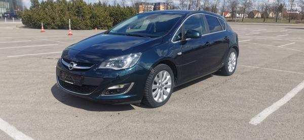Green Opel Astra 2014 in Siauliai, with an engine capacity of 1.70 L and mileage of 161 thousand km for 4450 €, photo 1 on AUTOMOTO.COM.LV