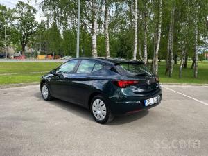 Green Opel Astra 2016 in Riga, with an engine capacity of 1.40 L and mileage of 107 thousand km for 2300 €, photo 2 on AUTOMOTO.COM.LV
