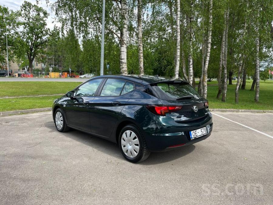 Green Opel Astra 2016 in Riga, with an engine capacity of 1.40 L and mileage of 107 thousand km for 2300 €, photo 2 on AUTOMOTO.COM.LV