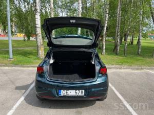 Green Opel Astra 2016 in Riga, with an engine capacity of 1.40 L and mileage of 107 thousand km for 2300 €, photo 10 on AUTOMOTO.COM.LV