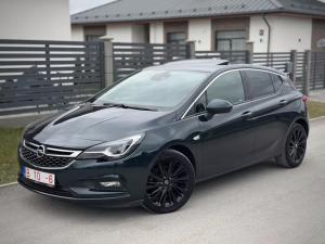 Green Opel Astra 2016 in Jelgava, with an engine capacity of 1.60 L and mileage of 199 thousand km for 8800 €, photo  on AUTOMOTO.COM.LV