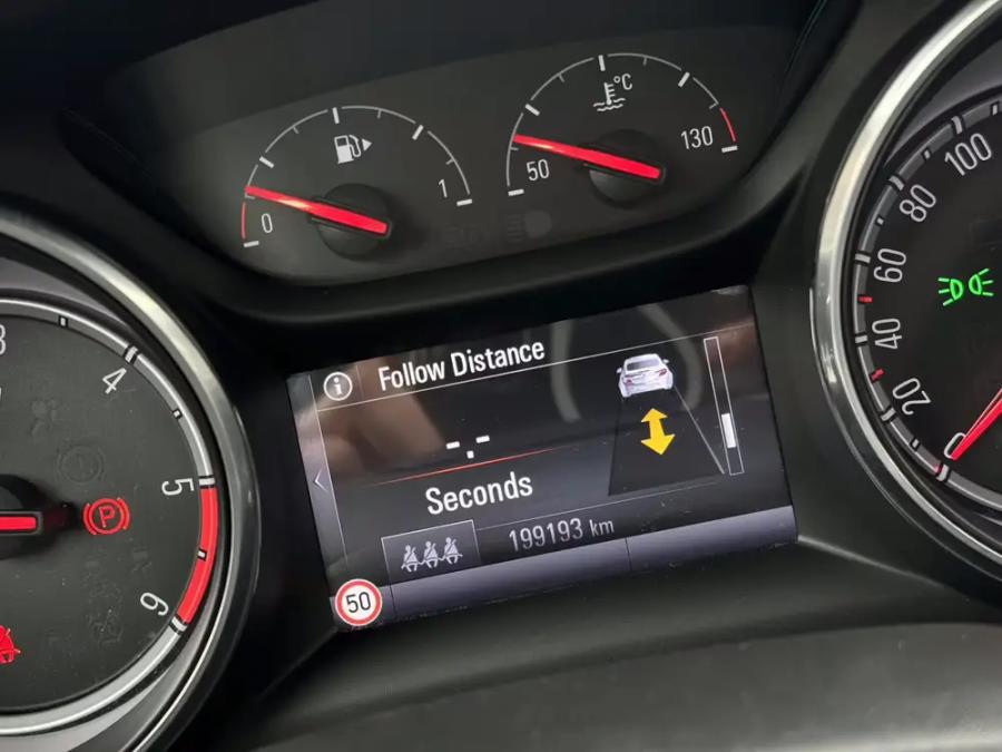Zaļš Opel Astra 2016 Jelgava, ar dzinēja tilpumu 1.60 L un nobraukumu 199 tūkst. km par 8800 €, foto 21 vietnē AUTOMOTO.COM.LV