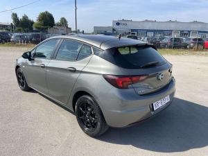 Green Opel Astra 2016 in Siauliai, with an engine capacity of 1.60 L and mileage of 210 thousand km for 4950 €, photo 4 on AUTOMOTO.COM.LV