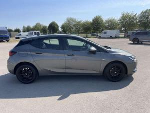 Green Opel Astra 2016 in Siauliai, with an engine capacity of 1.60 L and mileage of 210 thousand km for 4950 €, photo 7 on AUTOMOTO.COM.LV