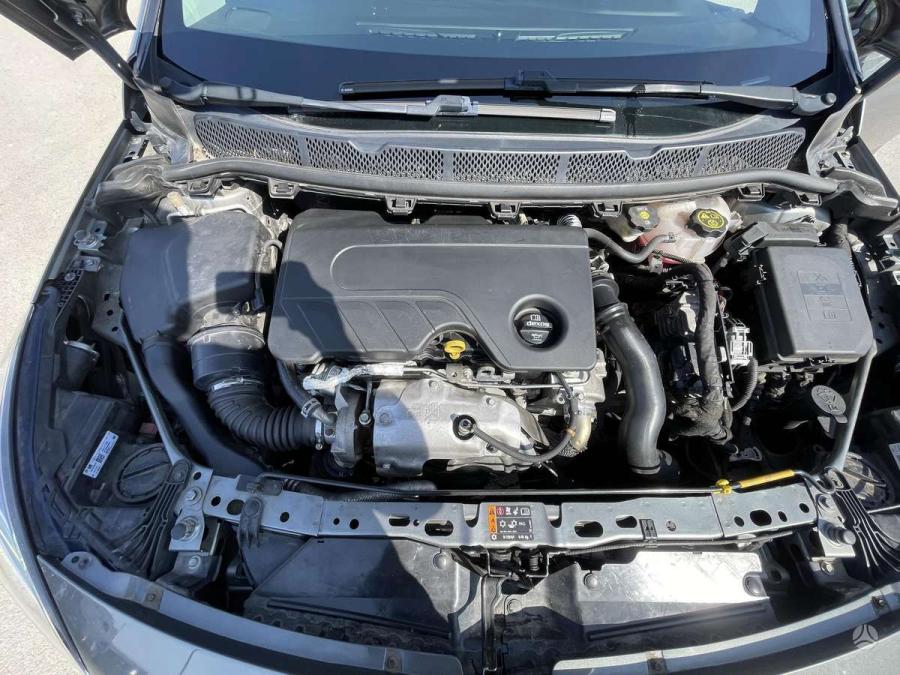 Green Opel Astra 2016 in Siauliai, with an engine capacity of 1.60 L and mileage of 210 thousand km for 4950 €, photo 23 on AUTOMOTO.COM.LV