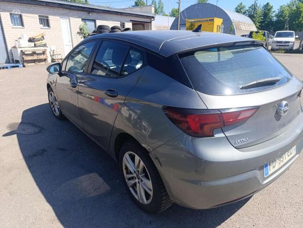 Green Opel Astra 2019 in Panevezys, with an engine capacity of 1.60 L and mileage of 200 thousand km for 2800 €, photo 7 on AUTOMOTO.COM.LV
