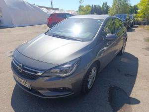 Green Opel Astra 2019 in Panevezys, with an engine capacity of 1.60 L and mileage of 200 thousand km for 2800 €, photo 11 on AUTOMOTO.COM.LV