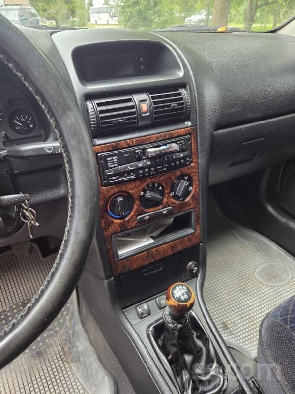 Zaļš Opel Astra 1999 Liepāja, ar dzinēja tilpumu 2.00 L un nobraukumu 340 tūkst. km par 1750 €, foto 5 vietnē AUTOMOTO.COM.LV