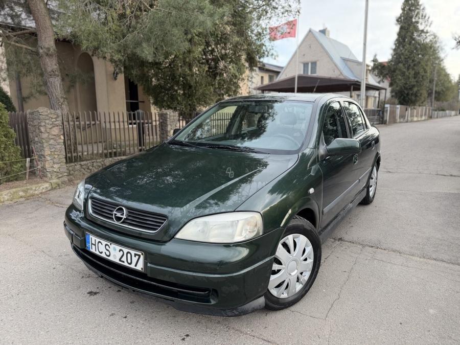 Green Opel Astra 2003 in Kaunas, with an engine capacity of 2.00 L and mileage of 350 thousand km for 1250 €, photo 1 on AUTOMOTO.COM.LV