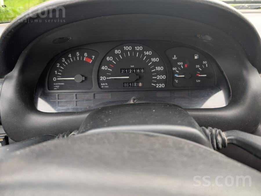 Zaļš Opel Astra 1995 Daugavpils, ar dzinēja tilpumu 1.40 L un nobraukumu 212 tūkst. km par 700 €, foto 3 vietnē AUTOMOTO.COM.LV