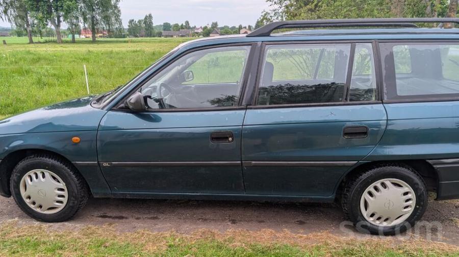 Zaļš Opel Astra 1995 Daugavpils, ar dzinēja tilpumu 1.40 L un nobraukumu 212 tūkst. km par 700 €, foto 7 vietnē AUTOMOTO.COM.LV
