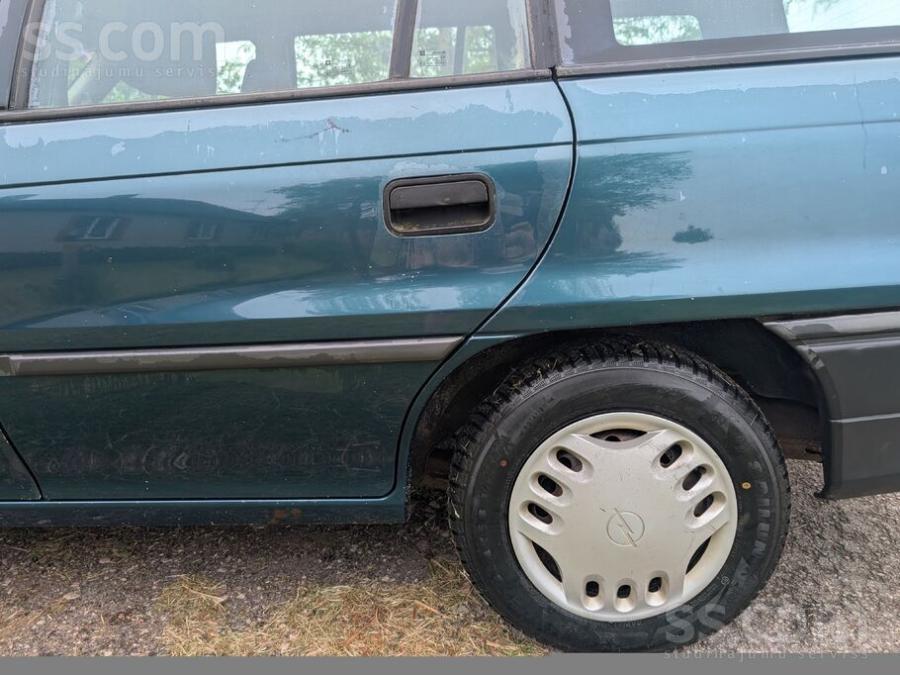 Zaļš Opel Astra 1995 Daugavpils, ar dzinēja tilpumu 1.40 L un nobraukumu 212 tūkst. km par 700 €, foto 10 vietnē AUTOMOTO.COM.LV