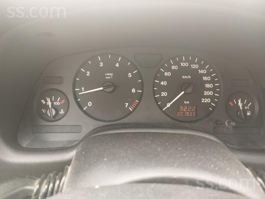 Green Opel Astra 2001 in Riga, with an engine capacity of 1.60 L and mileage of 302 thousand km for 550 €, photo 11 on AUTOMOTO.COM.LV