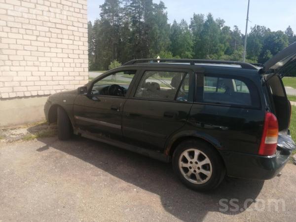 Green Opel Astra 2002 in Riga, with an engine capacity of 1.80 L and mileage of 388 thousand km for 550 €, photo 2 on AUTOMOTO.COM.LV
