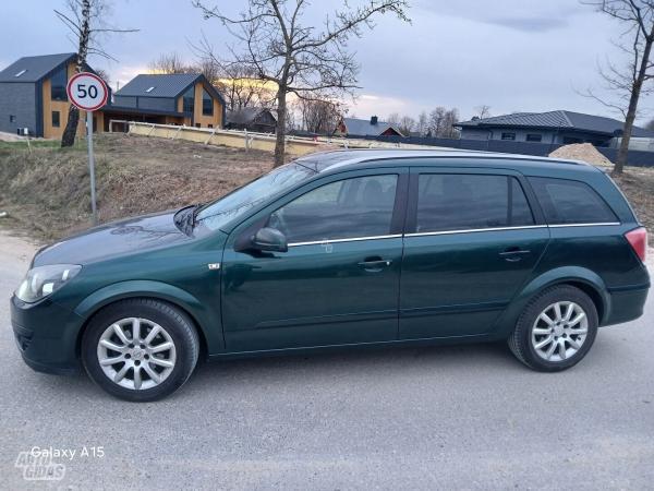 Green Opel Astra 2004 in Kaisiadorys, with an engine capacity of 1.60 L and mileage of 196 thousand km for 1300 €, photo 4 on AUTOMOTO.COM.LV