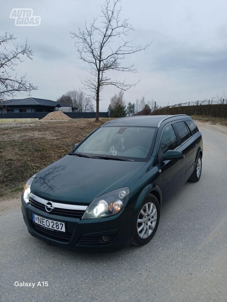 Green Opel Astra 2004 in Kaisiadorys, with an engine capacity of 1.60 L and mileage of 196 thousand km for 1300 €, photo 6 on AUTOMOTO.COM.LV