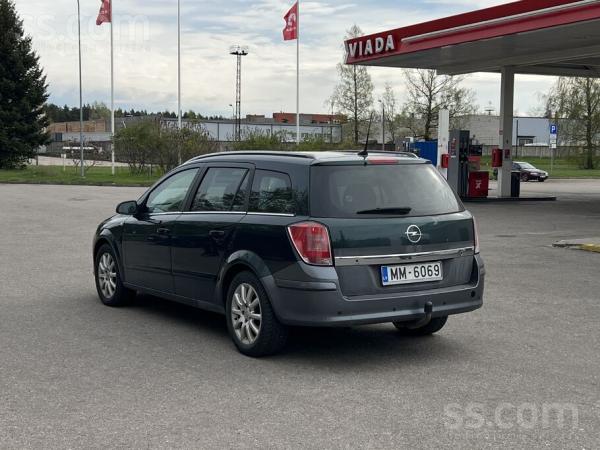 Zaļš Opel Astra 2005 Rīga, ar dzinēja tilpumu 1.90 L un nobraukumu 343 tūkst. km par 500 €, foto 3 vietnē AUTOMOTO.COM.LV