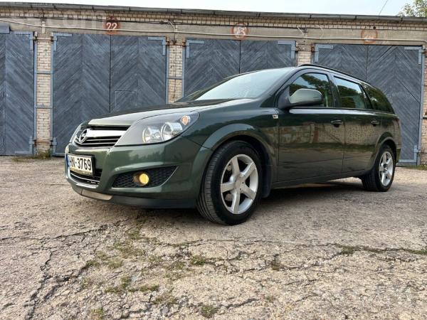 Zaļš Opel Astra 2010 Rīga, ar dzinēja tilpumu 1.70 L un nobraukumu 320 tūkst. km par 2000 €, foto 1 vietnē AUTOMOTO.COM.LV
