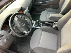 Zaļš Opel Astra 2010 Rīga, ar dzinēja tilpumu 1.70 L un nobraukumu 320 tūkst. km par 2000 €, foto 8 vietnē AUTOMOTO.COM.LV