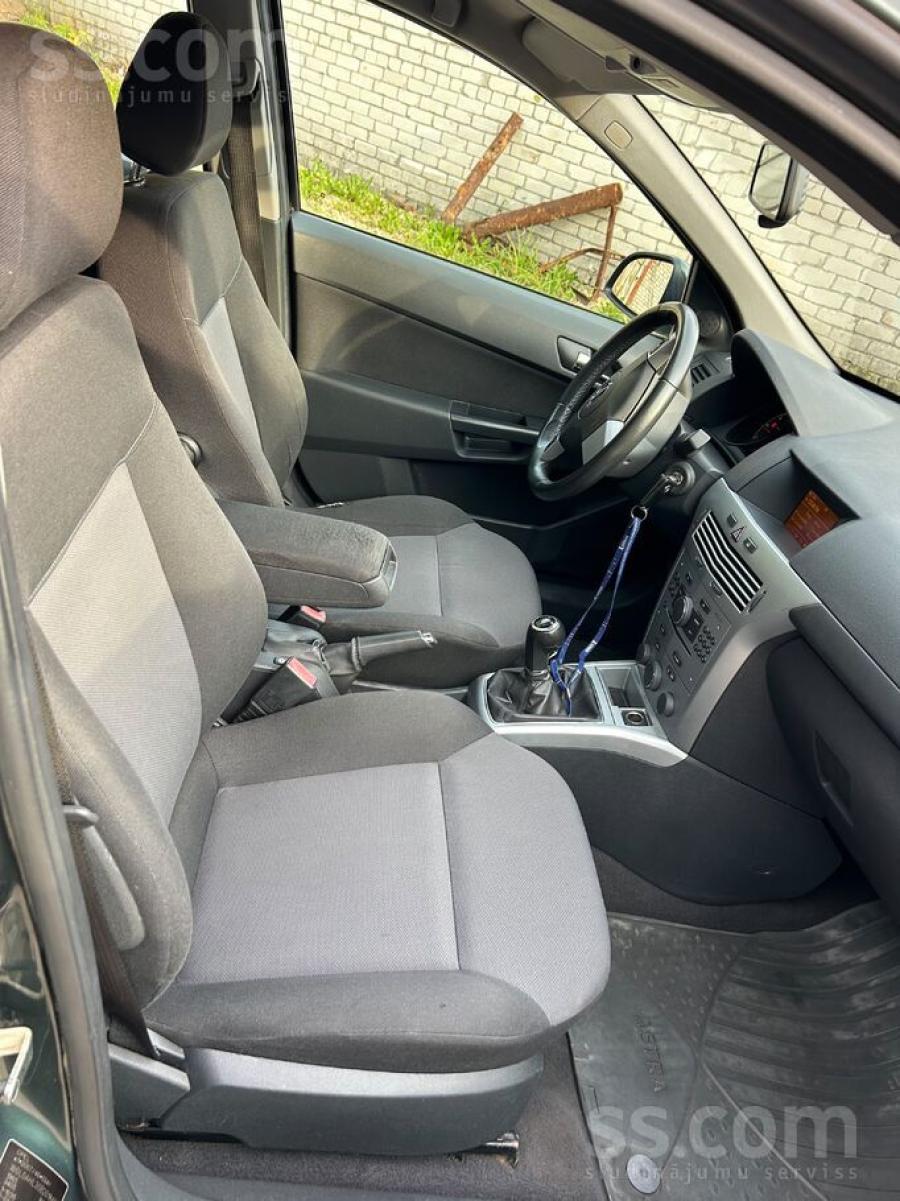 Zaļš Opel Astra 2010 Rīga, ar dzinēja tilpumu 1.70 L un nobraukumu 320 tūkst. km par 2000 €, foto 10 vietnē AUTOMOTO.COM.LV