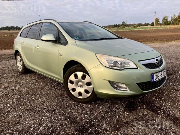 Zaļš Opel Astra 2011 Talsi, ar dzinēja tilpumu 1.40 L un nobraukumu 193 tūkst. km par 3999 €, foto 1 vietnē AUTOMOTO.COM.LV