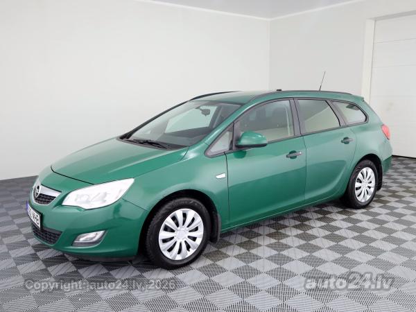Green Opel Astra 2011 in Tallinn, with an engine capacity of 1.40 L and mileage of 327 thousand km for 1199 €, photo 3 on AUTOMOTO.COM.LV