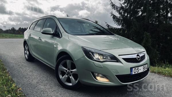 Zaļš Opel Astra 2011 Cēsis, ar dzinēja tilpumu 1.70 L un nobraukumu 325 tūkst. km par 2800 €, foto 4 vietnē AUTOMOTO.COM.LV