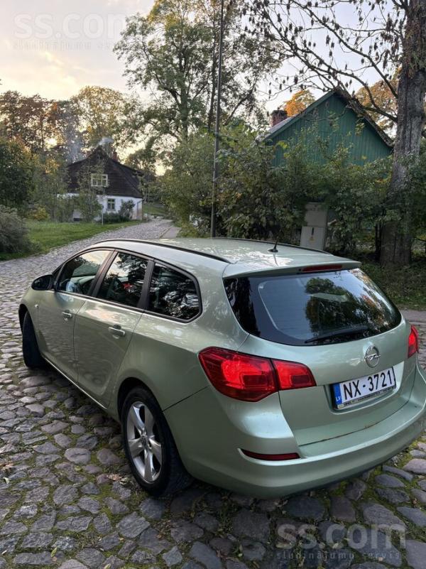 Zaļš Opel Astra 2011 Kuldīga, ar dzinēja tilpumu 1.70 L un nobraukumu 0 tūkst. km par 2300 €, foto 6 vietnē AUTOMOTO.COM.LV