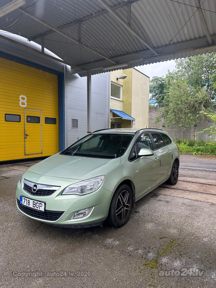 Zaļš Opel Astra 2012 Tallina, ar dzinēja tilpumu 1.40 L un nobraukumu 113 tūkst. km par 4500 €, foto 1 vietnē AUTOMOTO.COM.LV