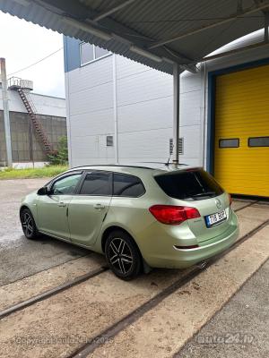 Zaļš Opel Astra 2012 Tallina, ar dzinēja tilpumu 1.40 L un nobraukumu 113 tūkst. km par 4500 €, foto 5 vietnē AUTOMOTO.COM.LV