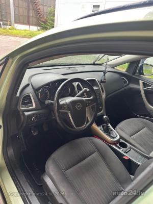 Zaļš Opel Astra 2012 Tallina, ar dzinēja tilpumu 1.40 L un nobraukumu 113 tūkst. km par 4500 €, foto 6 vietnē AUTOMOTO.COM.LV