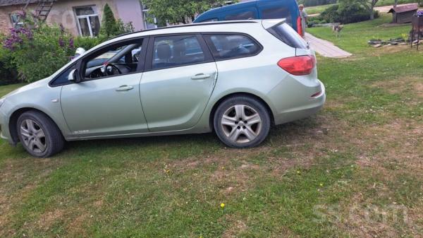 Zaļš Opel Astra 2013 Rīga, ar dzinēja tilpumu 1.70 L un nobraukumu 0 tūkst. km par 1200 €, foto 2 vietnē AUTOMOTO.COM.LV