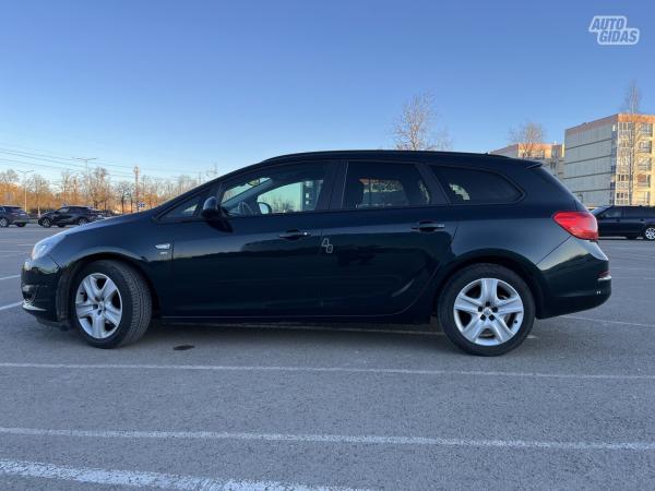 Green Opel Astra 2014 in Siauliai, with an engine capacity of 1.40 L and mileage of 206 thousand km for 5500 €, photo 8 on AUTOMOTO.COM.LV