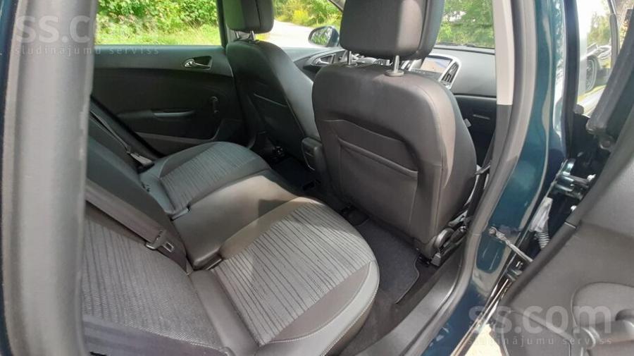 Zaļš Opel Astra 2015 Rīga, ar dzinēja tilpumu 1.60 L un nobraukumu 162 tūkst. km par 5400 €, foto 32 vietnē AUTOMOTO.COM.LV