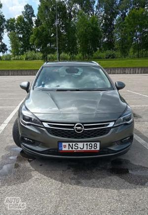 Green Opel Astra 2017 in Alytus, with an engine capacity of 1.60 L and mileage of 247 thousand km for 5800 €, photo  on AUTOMOTO.COM.LV