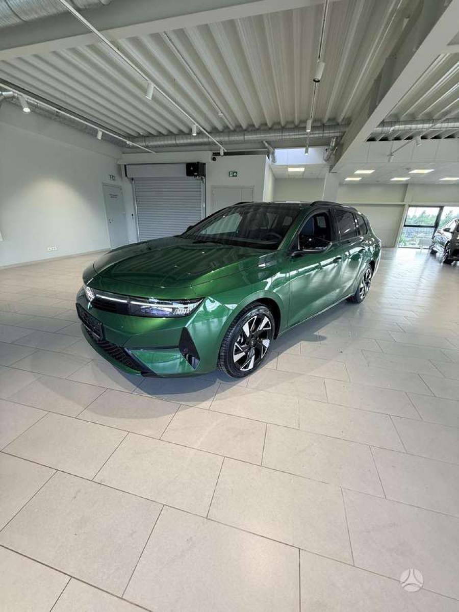 Green Opel Astra 2026 in Siauliai, with an engine capacity of 1.20 L and mileage of 0 thousand km for 27950 €, photo 1 on AUTOMOTO.COM.LV
