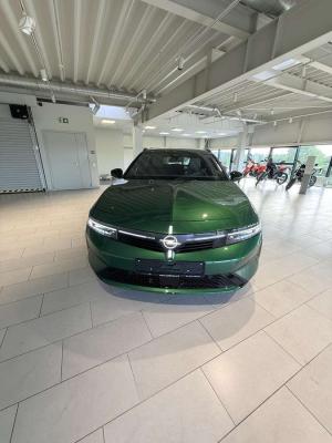 Green Opel Astra 2026 in Siauliai, with an engine capacity of 1.20 L and mileage of 0 thousand km for 27950 €, photo 3 on AUTOMOTO.COM.LV