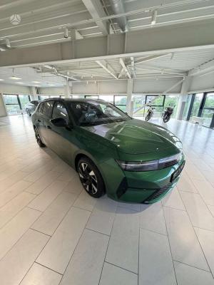 Green Opel Astra 2026 in Siauliai, with an engine capacity of 1.20 L and mileage of 0 thousand km for 27950 €, photo 4 on AUTOMOTO.COM.LV