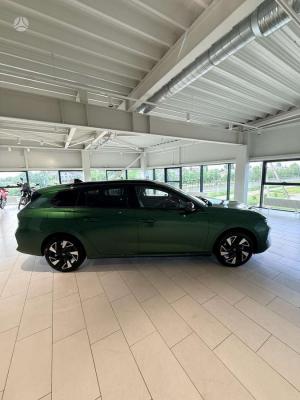 Green Opel Astra 2026 in Siauliai, with an engine capacity of 1.20 L and mileage of 0 thousand km for 27950 €, photo 5 on AUTOMOTO.COM.LV