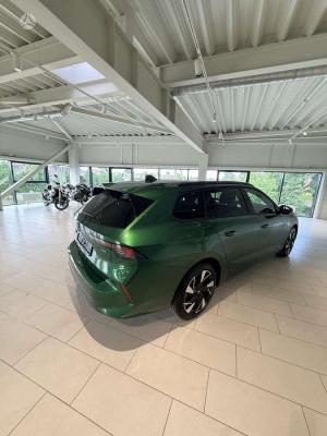 Green Opel Astra 2026 in Siauliai, with an engine capacity of 1.20 L and mileage of 0 thousand km for 27950 €, photo 6 on AUTOMOTO.COM.LV