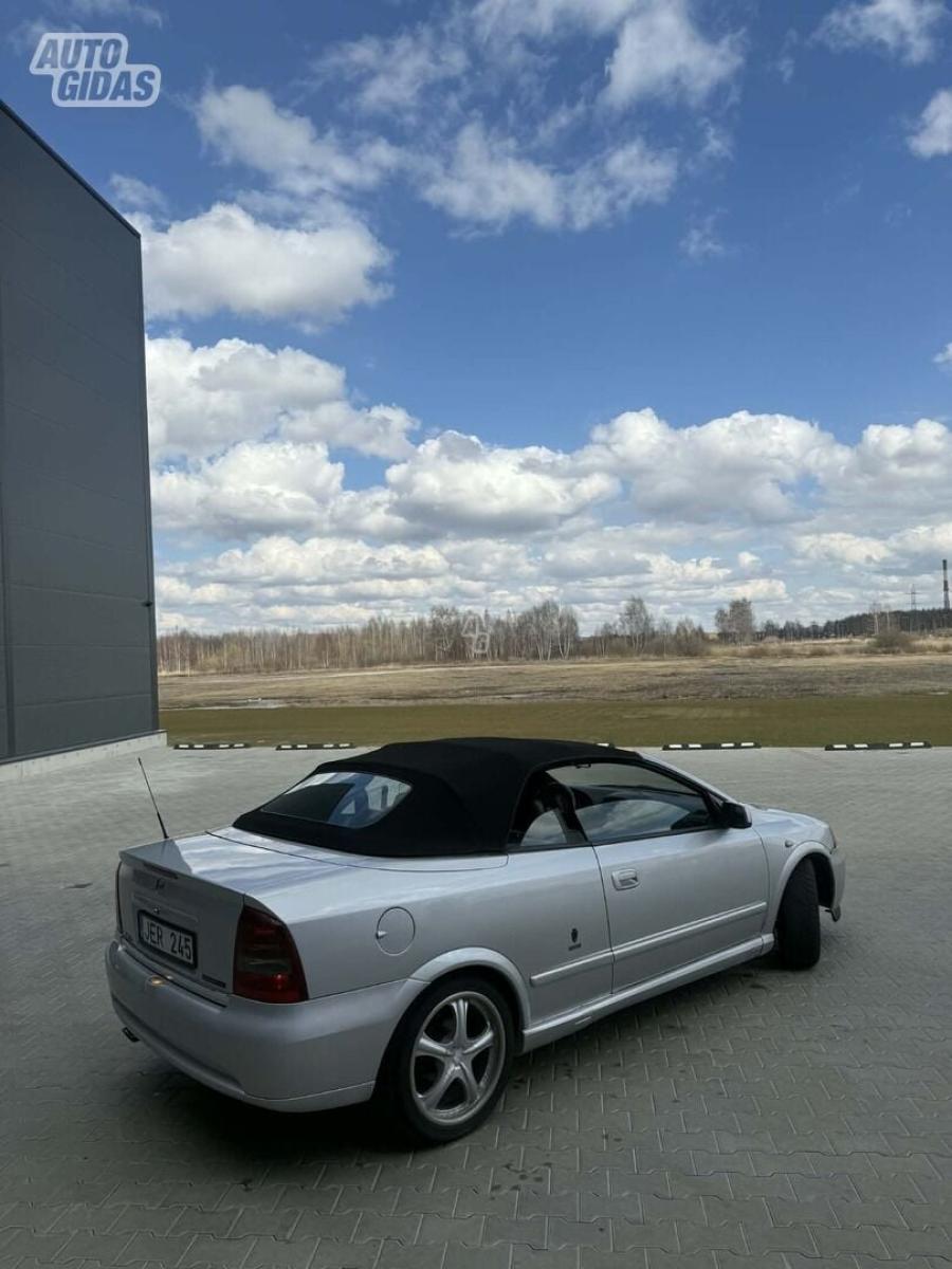 Grey Opel Astra 2002 in Siauliai, with an engine capacity of 1.60 L and mileage of 230 thousand km for 1950 €, photo 6 on AUTOMOTO.COM.LV