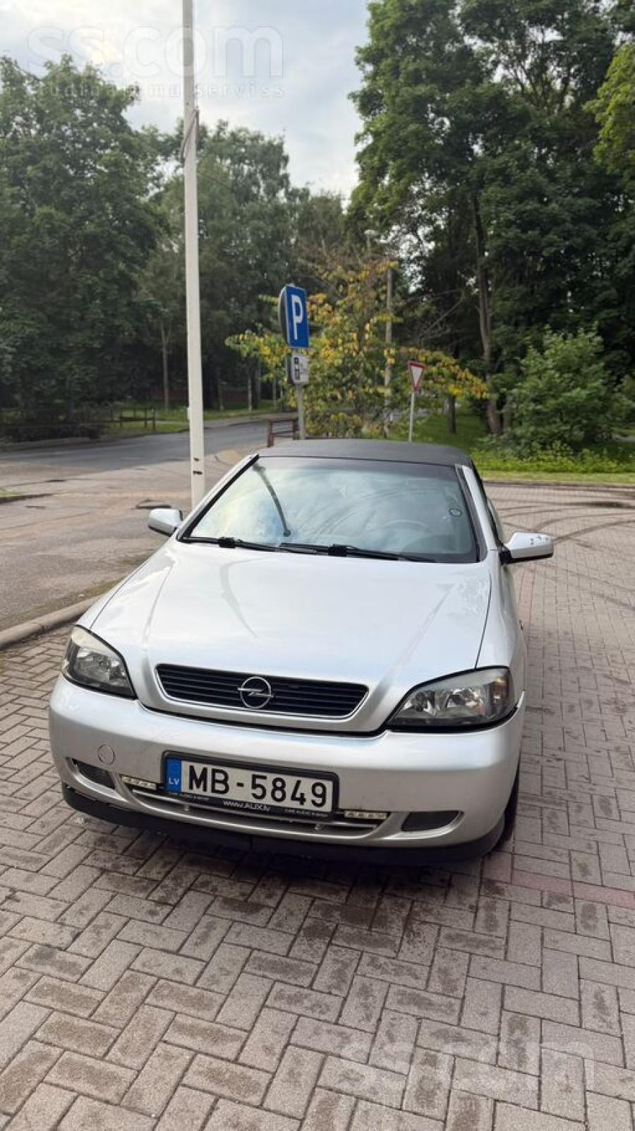 Grey Opel Astra 2005 in Riga, with an engine capacity of 2.20 L and mileage of 293 thousand km for 900 €, photo 1 on AUTOMOTO.COM.LV