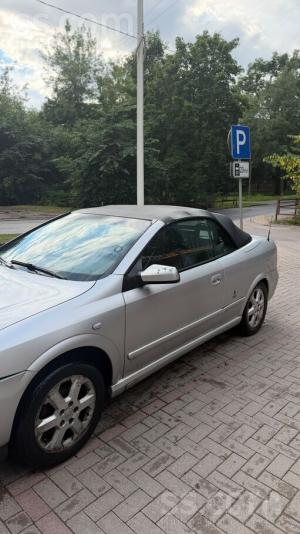Grey Opel Astra 2005 in Riga, with an engine capacity of 2.20 L and mileage of 293 thousand km for 900 €, photo 3 on AUTOMOTO.COM.LV