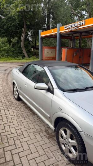 Grey Opel Astra 2005 in Riga, with an engine capacity of 2.20 L and mileage of 293 thousand km for 900 €, photo 4 on AUTOMOTO.COM.LV