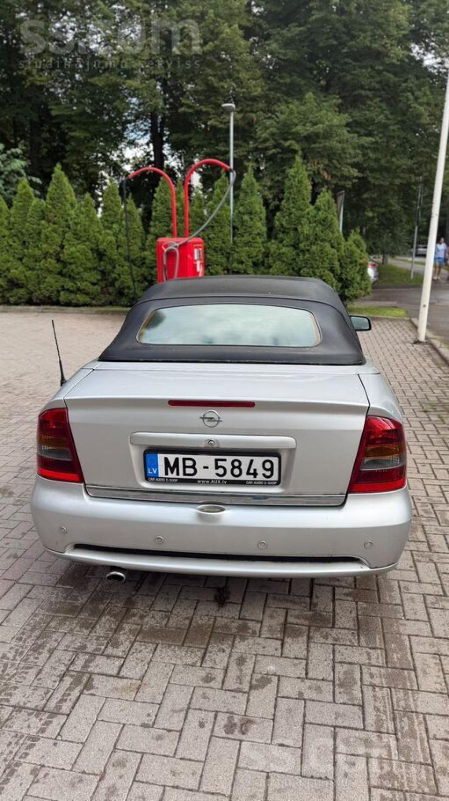 Grey Opel Astra 2005 in Riga, with an engine capacity of 2.20 L and mileage of 293 thousand km for 900 €, photo 5 on AUTOMOTO.COM.LV