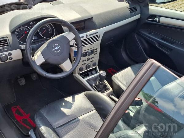 Grey Opel Astra 2006 in Valmiera, with an engine capacity of 2.00 L and mileage of 204 thousand km for 3750 €, photo 7 on AUTOMOTO.COM.LV