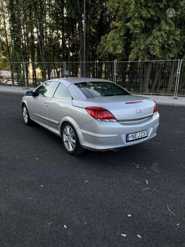 Pelēks Opel Astra 2006 Kauņa, ar dzinēja tilpumu 1.60 L un nobraukumu 253 tūkst. km par 1750 €, foto 5 vietnē AUTOMOTO.COM.LV