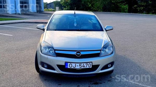 Pelēks Opel Astra 2006 Cēsis, ar dzinēja tilpumu 2.00 L un nobraukumu 193 tūkst. km par 2400 €, foto 7 vietnē AUTOMOTO.COM.LV
